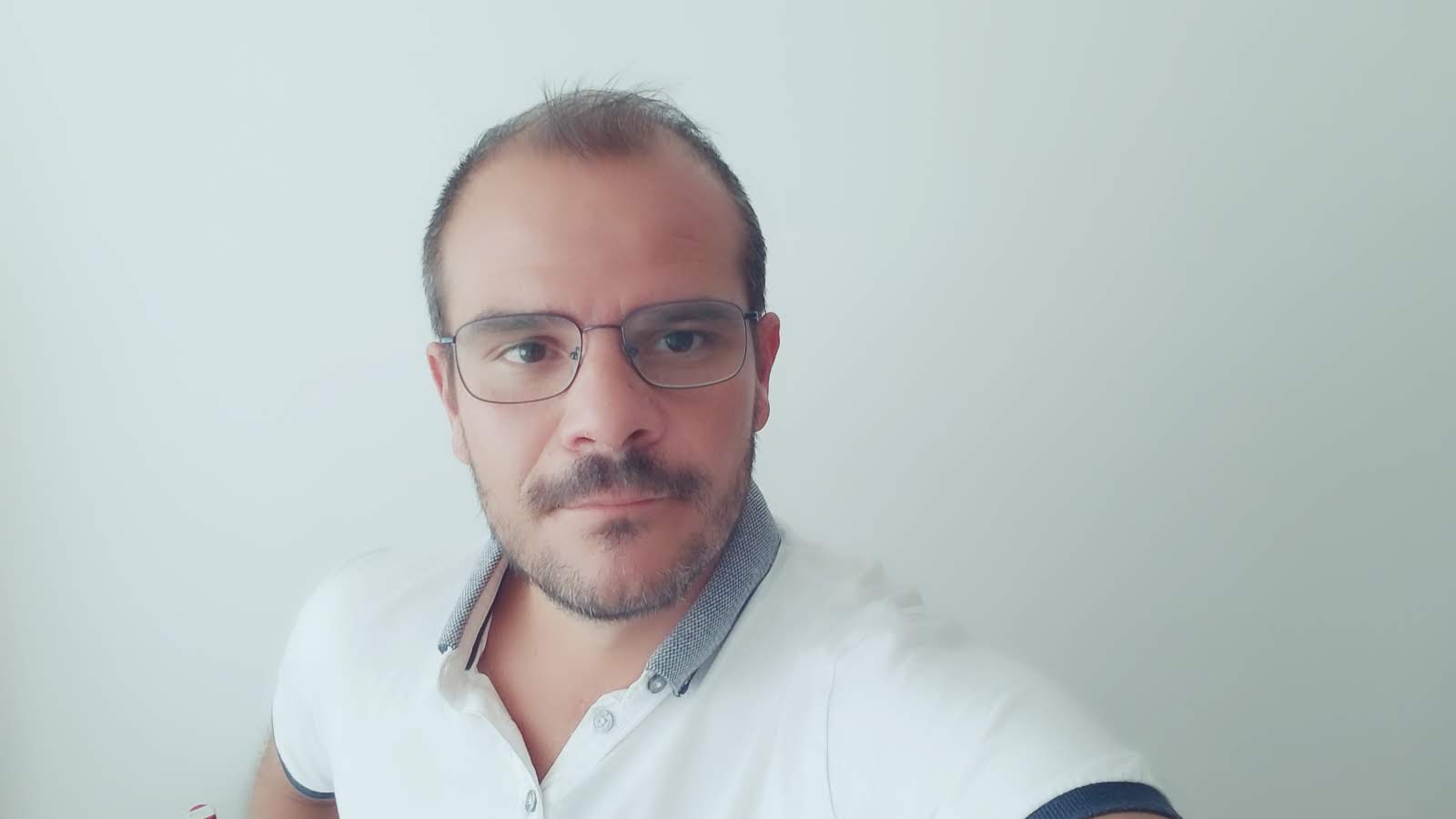 Emilio López | MamasLatinas.com