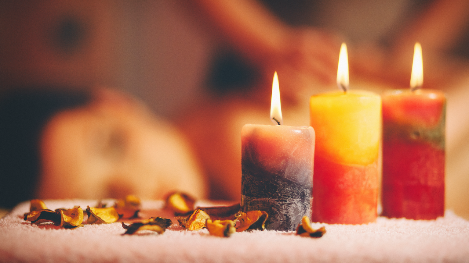 10 Rituales con velas de colores que te cambiarán la vida