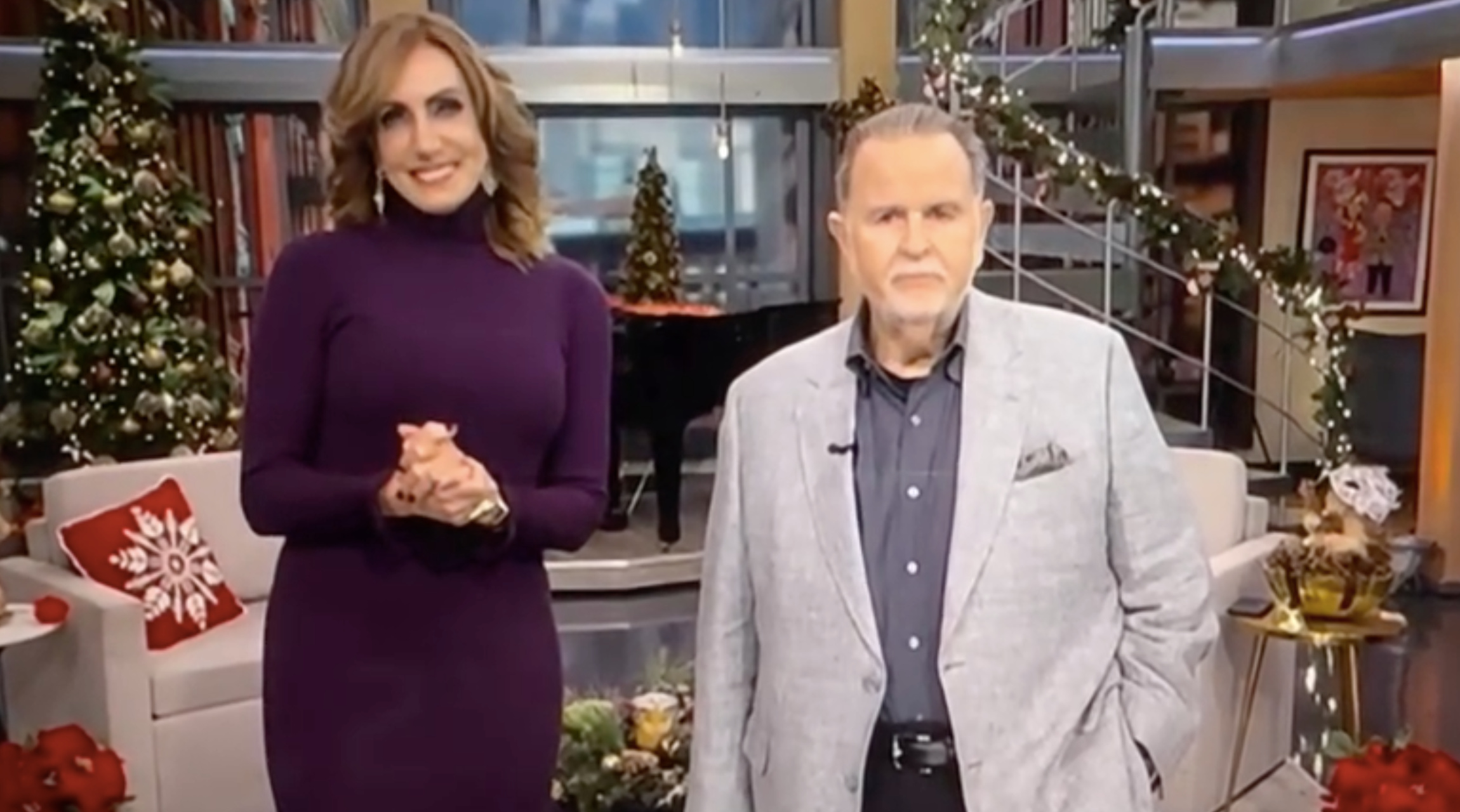 Raúl de Molina quiebra en llanto al despedir a uno de los suyos